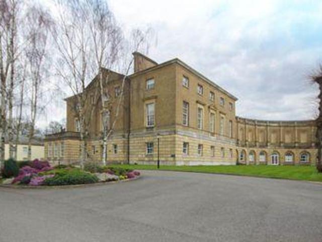 2 Bedrooms Flat for rent in Thorndon Park, Ingrave, Brentwood CM13