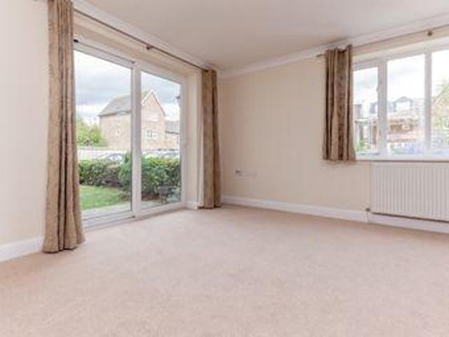 2 Bedrooms Flat for rent in Thornley Close, Abingdon OX14