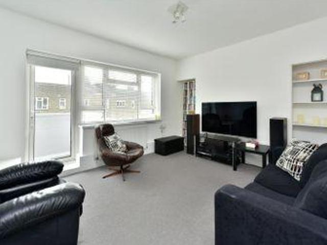 2 Bedrooms Flat for rent in Thorold House, Pepper Street, London SE1