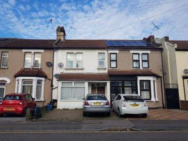 2 Bedrooms Flat for rent in Thorold Road, Ilford IG1