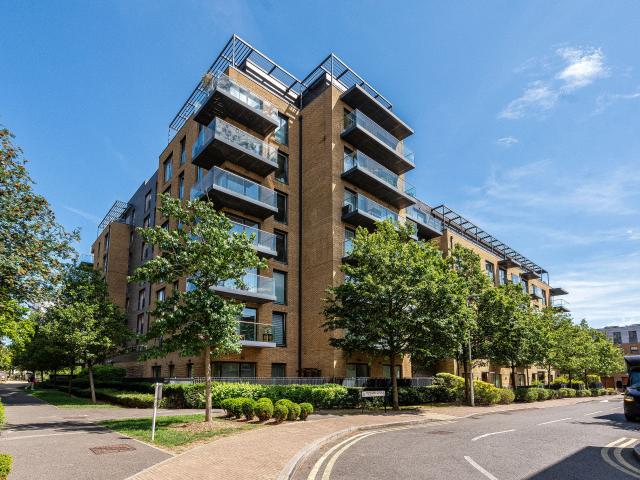 2 Bedrooms Flat for Rent in Tizzard Grove | Foxtons