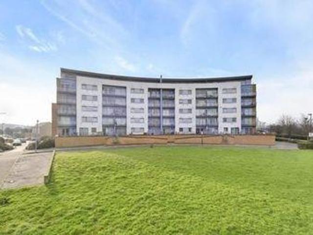 2 Bedrooms Flat for rent in Tideslea Path, London SE28