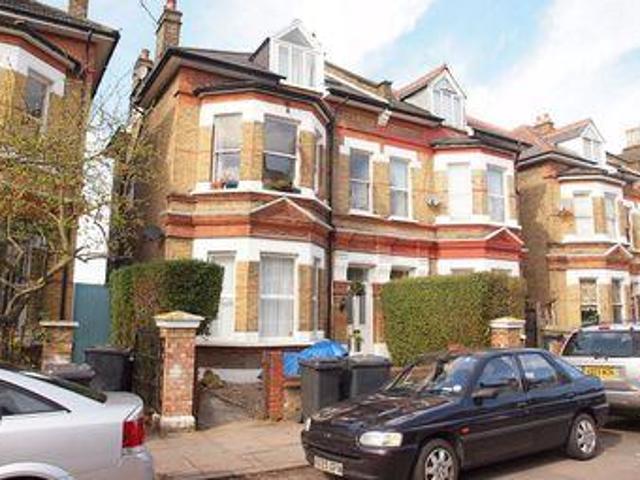 2 Bedrooms Flat for rent in Tierney Road, London SW2