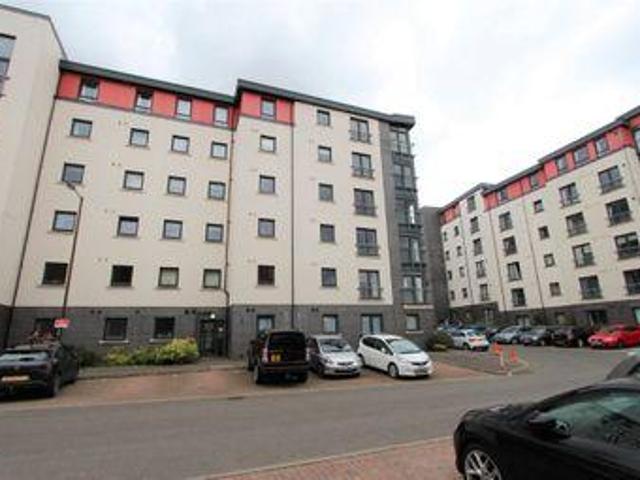 2 Bedrooms Flat for rent in Tinto Place, Edinburgh EH6