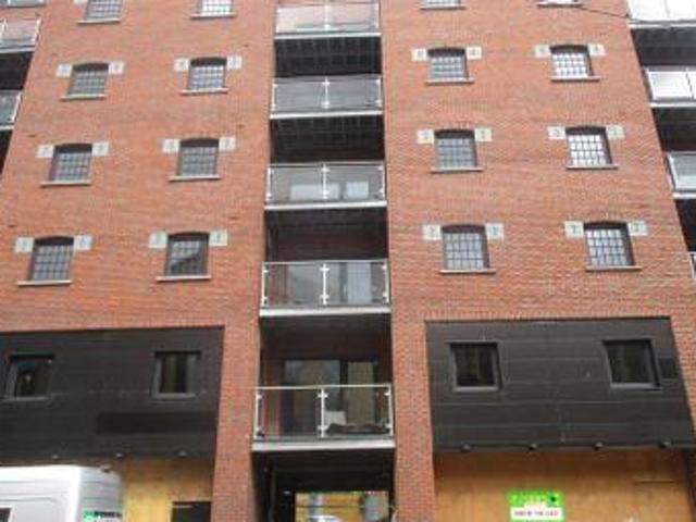 2 Bedrooms Flat for rent in Trade Street, City Centre, Cardiff CF10