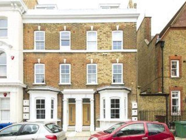 2 Bedrooms Flat for rent in Trafalgar Street, London SE17