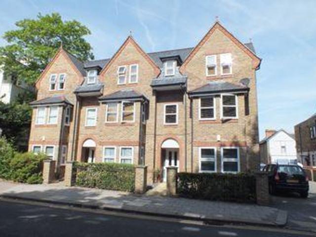 2 Bedrooms Flat for rent in Transcend, St. Leonard´s Road, Windsor SL4