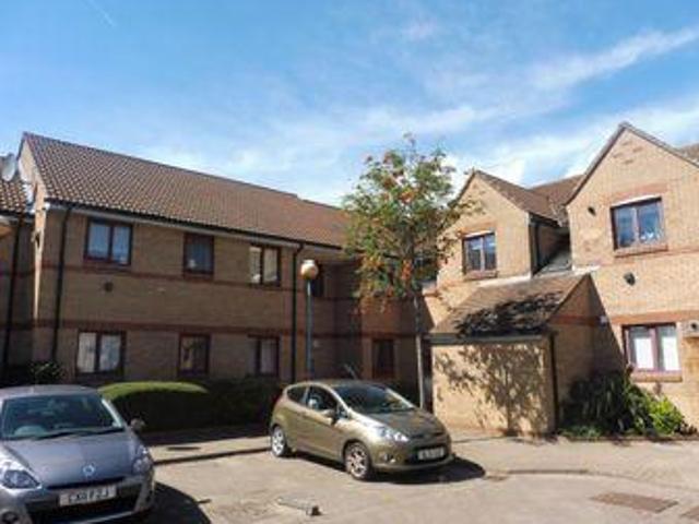 2 Bedrooms Flat for rent in Trawler Road, Maritime Quarter, Swansea SA1