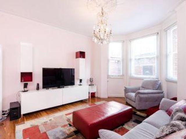 2 Bedrooms Flat for rent in Trebovir Road, Earls Court SW5
