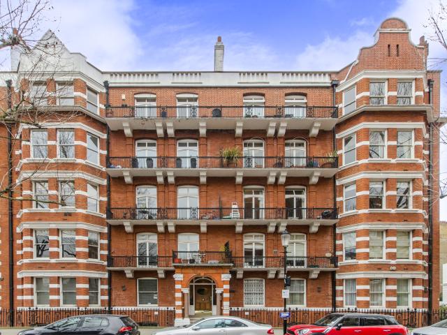 2 Bedrooms Flat for Rent in Trebovir Road | Foxtons