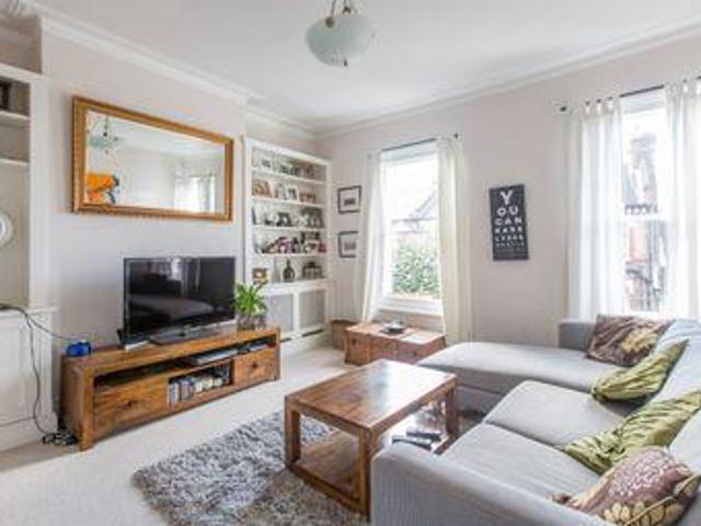 2 Bedrooms Flat for rent in Tremadoc Road, Clapham, London SW4
