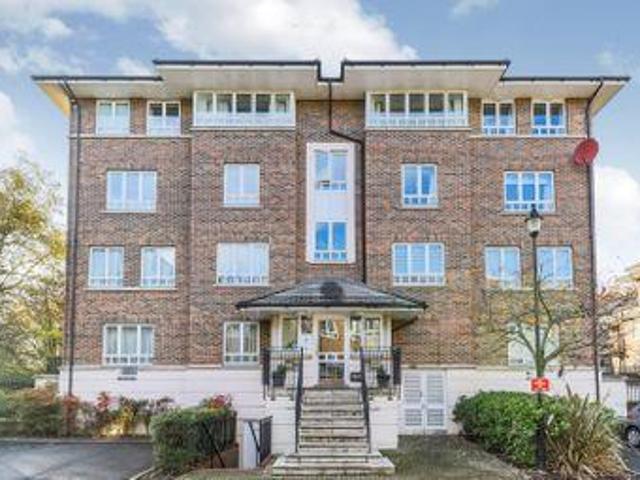 2 Bedrooms Flat for rent in Trent House, May Bate Avenue, Kingston Upon Thames KT2