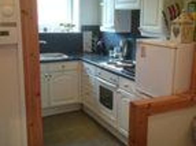 2 Bedrooms Flat for rent in Tresta Road, Glasgow G23