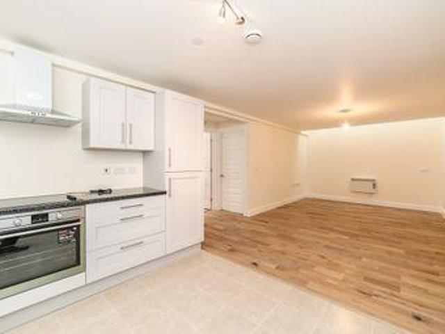 2 Bedrooms Flat for rent in Trinity Gardens, London SW9