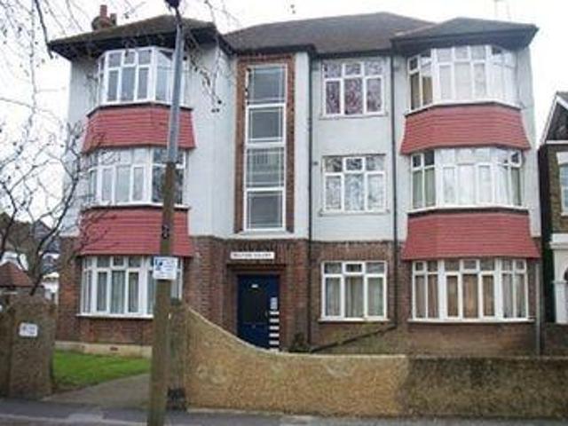 2 Bedrooms Flat for rent in Trinity Road, London N22