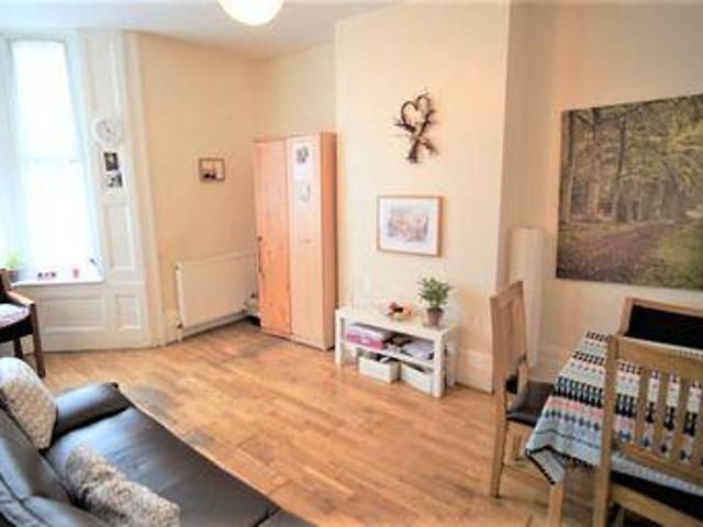 2 Bedrooms Flat for rent in Trinity Road, Wood Green, London N22