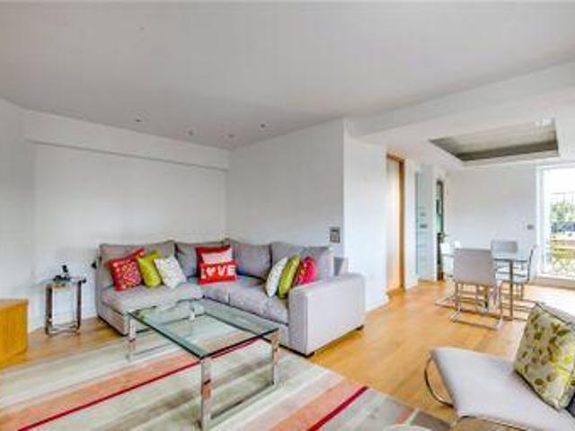 2 Bedrooms Flat for rent in Troy Court, Kensington High Street, London W8