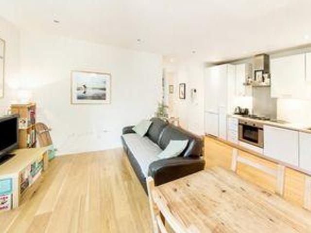 2 Bedrooms Flat for rent in Tulse Hill, Brixton, London SW2