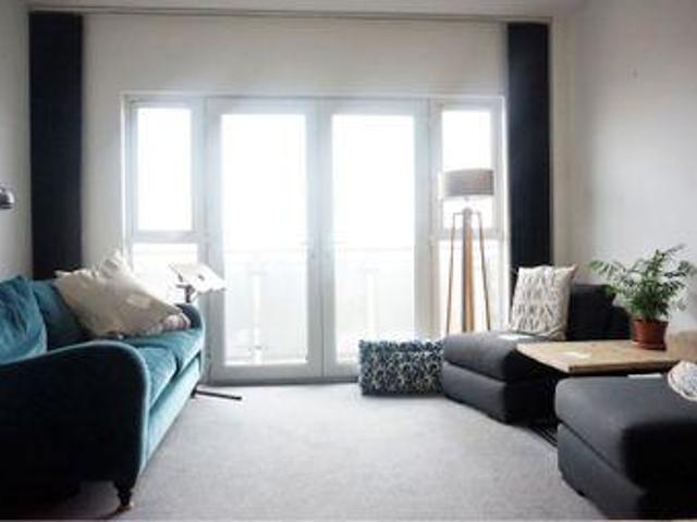 2 Bedrooms Flat for rent in Tuns Lane, Slough SL1