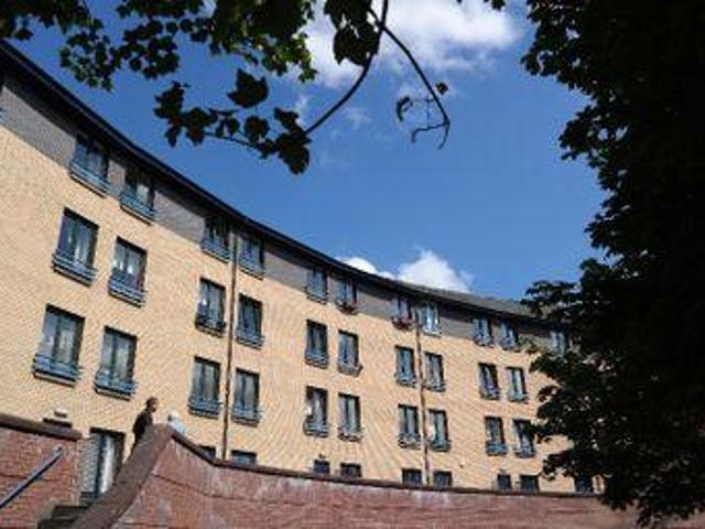 2 Bedrooms Flat for rent in Turnbull Street, Glasgow Green, Glasgow G1