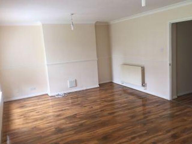 2 Bedrooms Flat for rent in Turnham Way, London SE6