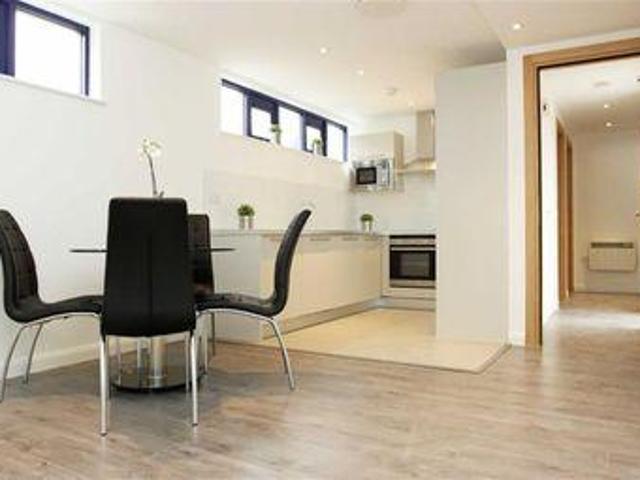 2 Bedrooms Flat for rent in Turnpike Mews, Turnpike Lane, London N8