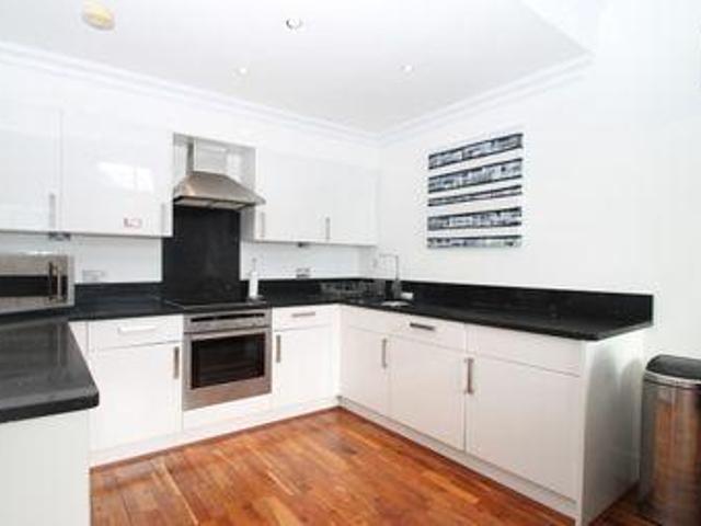 2 Bedrooms Flat for rent in Tweedy Road, Bromley BR1