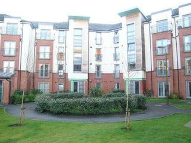 2 Bedrooms Flat for rent in Tytler Court, Edinburgh EH8