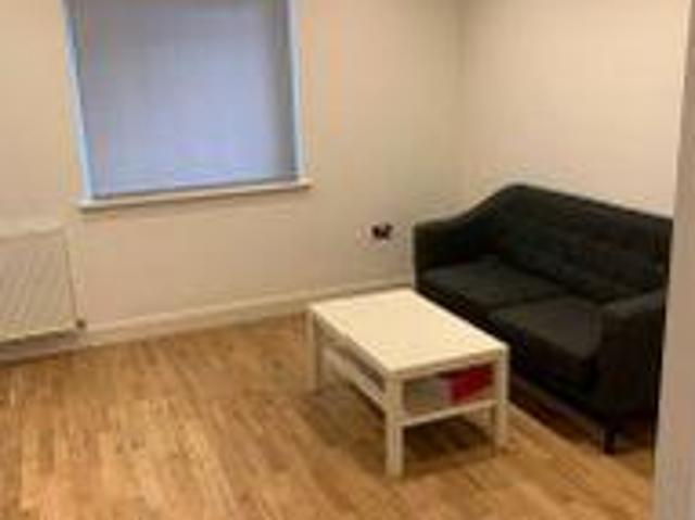 2 Bedrooms Flat for rent in Tyas Road, Canning Town E16