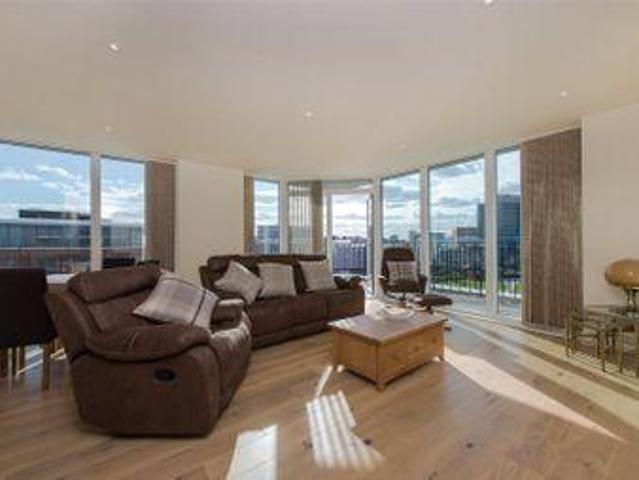 2 Bedrooms Flat for rent in Tyger House, 7 New Warren Lane, London SE18