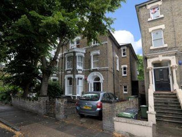 2 Bedrooms Flat for rent in Tyrwhitt Road, London SE4
