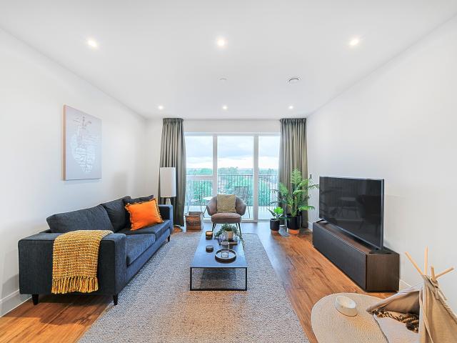 2 Bedrooms Flat for Rent in Uncle Colindale | Foxtons