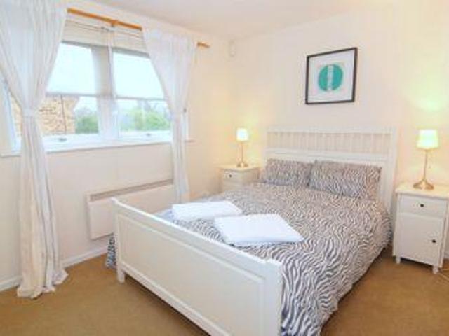 2 Bedrooms Flat for rent in Undine Road, London E14