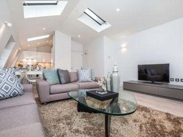2 Bedrooms Flat for rent in Upper Berkeley Street, London W1H