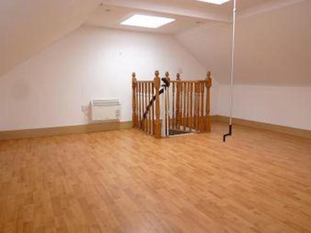 2 Bedrooms Flat for rent in Upper Brockley Road, London SE4
