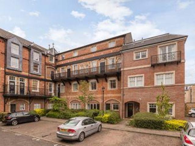 2 Bedrooms Flat for rent in Upper Gray Street, Newington, Edinburgh EH9
