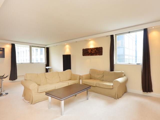 2 Bedrooms Flat for Rent in Upper Ground | Foxtons