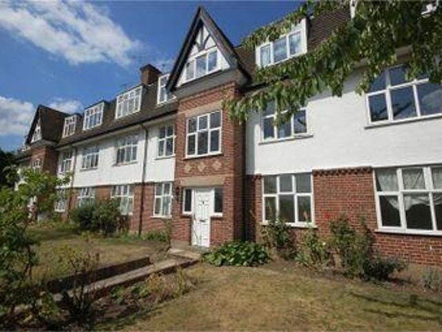 2 Bedrooms Flat for rent in Upper Sunbury Road, Hampton TW12