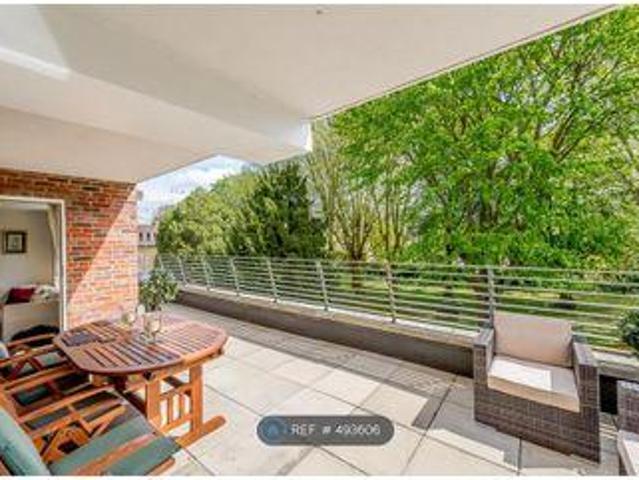 2 Bedrooms Flat for rent in Upper Richmond Road, London SW15