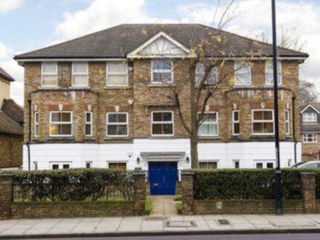 2 Bedrooms Flat for rent in Upper Richmond Road, London SW15