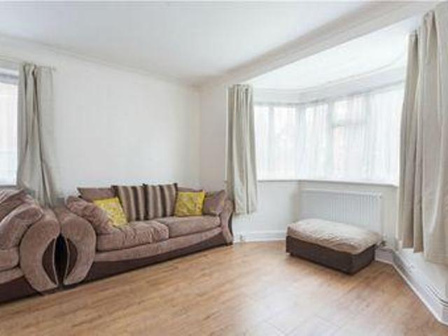 2 Bedrooms Flat for rent in Uxbridge Road, London W3