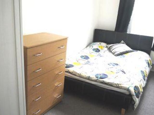 2 Bedrooms Flat for rent in Uxbridge Road, Shepherds Bush W12