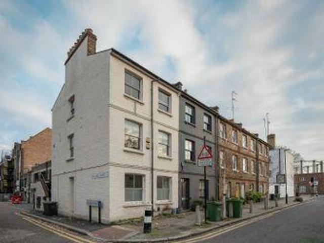 2 Bedrooms Flat for rent in Vauxhall Street, London SE11
