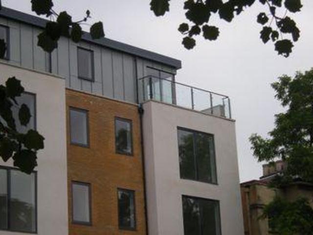 2 Bedrooms Flat for rent in Valentia Place, London SW9
