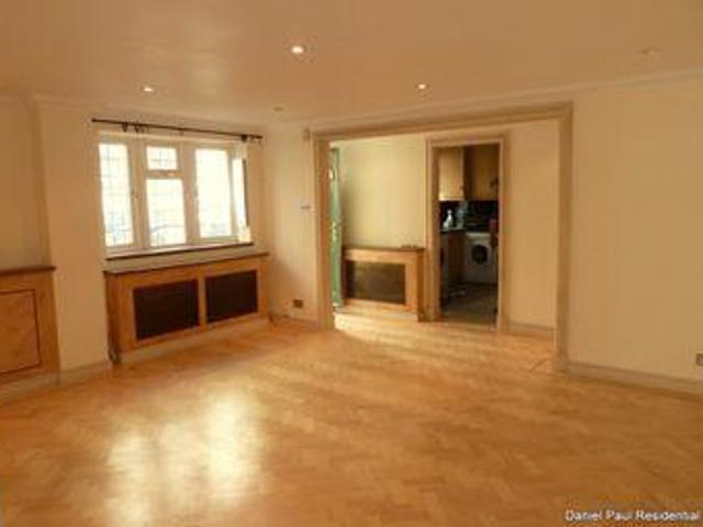 2 Bedrooms Flat for rent in Valetta Road, Acton, London W3