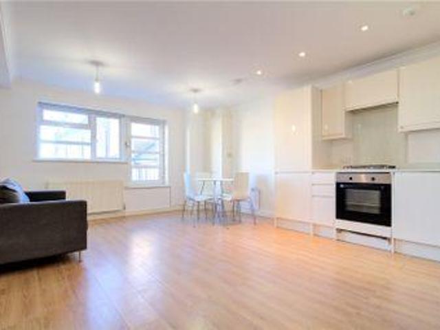 2 Bedrooms Flat for rent in Vallance Road, London E1