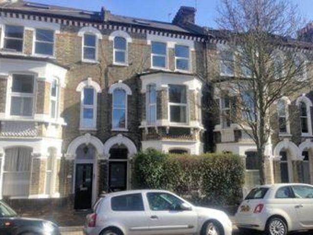 2 Bedrooms Flat for rent in Vardens Road, Clapham SW11