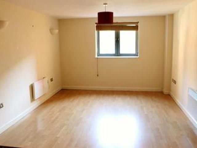 2 Bedrooms Flat for rent in Velocity West, City Walk, Leeds LS11