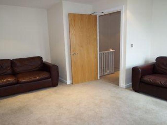 2 Bedrooms Flat for rent in Vellacott Close, Cardiff CF10