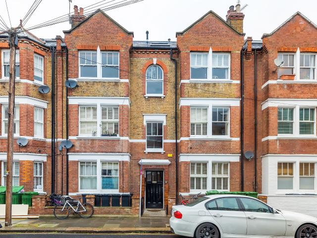 2 Bedrooms Flat for Rent in Vera Road | Foxtons